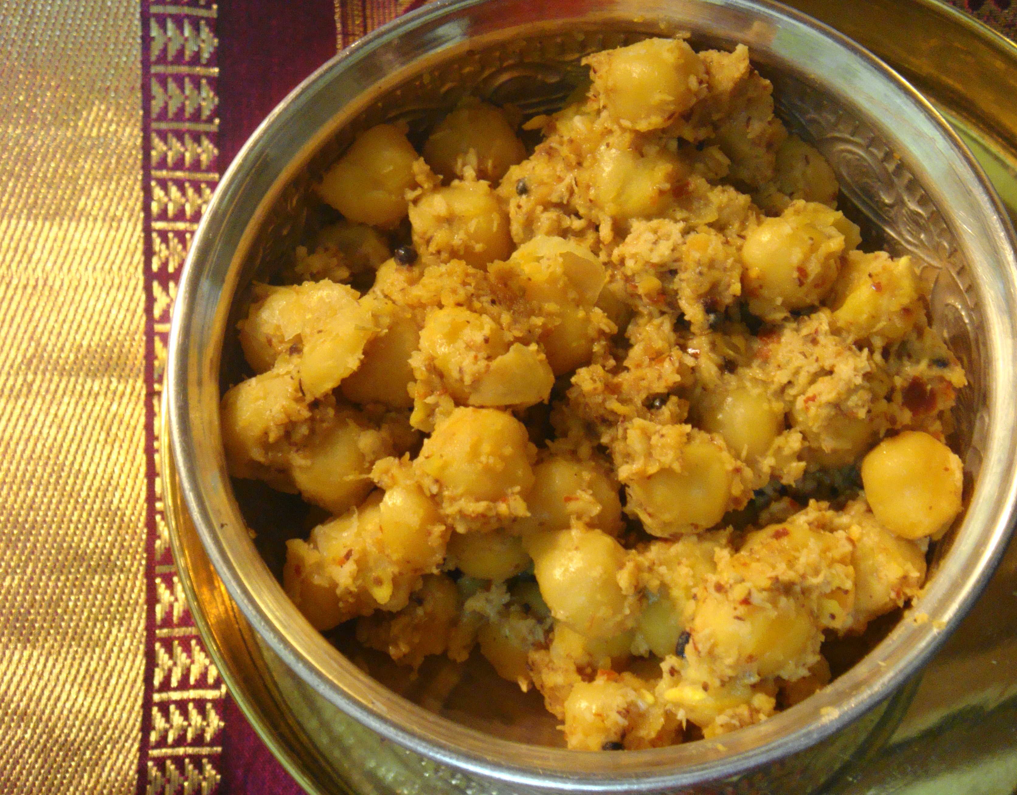 Navarathri Neivedhyam Day 3 – Arachu Vitta Sundal. ( Garbanzo Beans ...